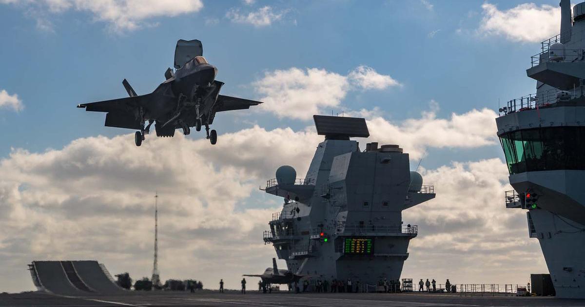 f 35 hover landing