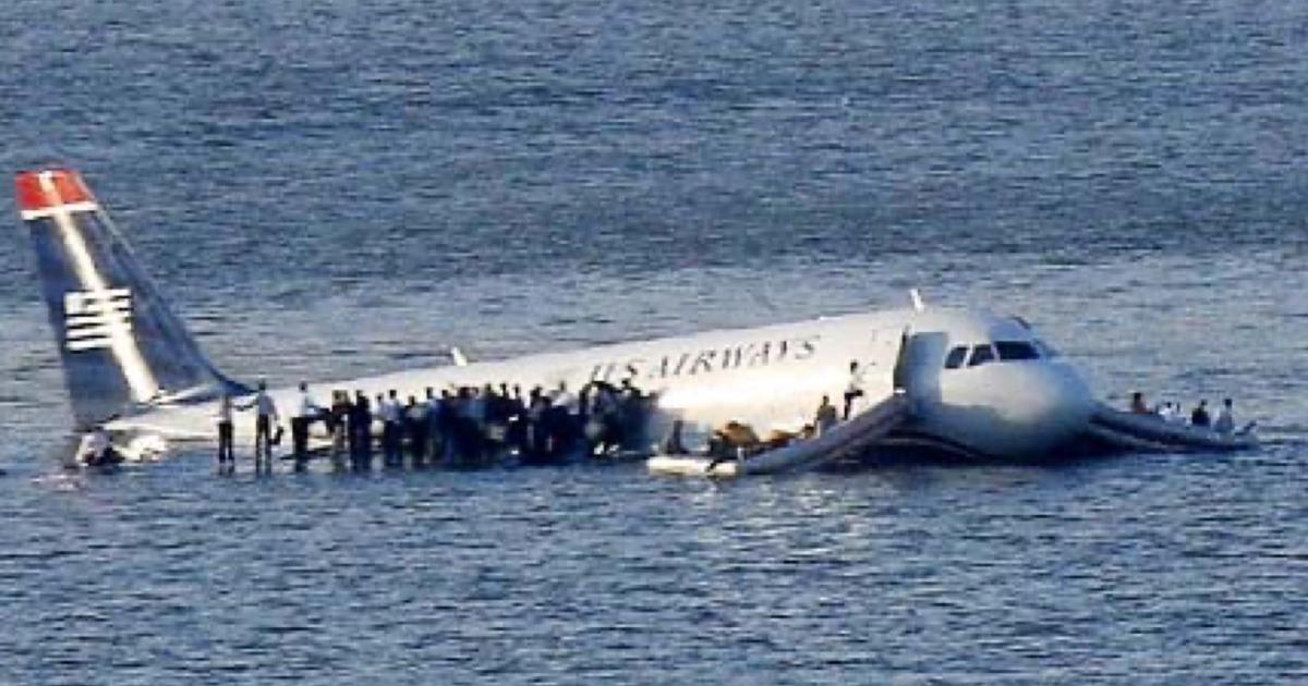 plane water ditching