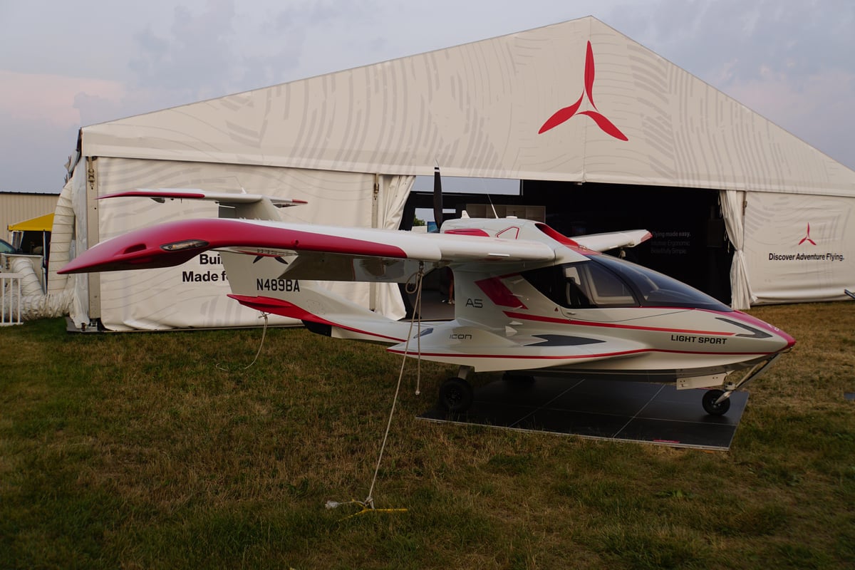 Icon Updates A5 Light Sport Aircraft with Four-blade Propeller ...