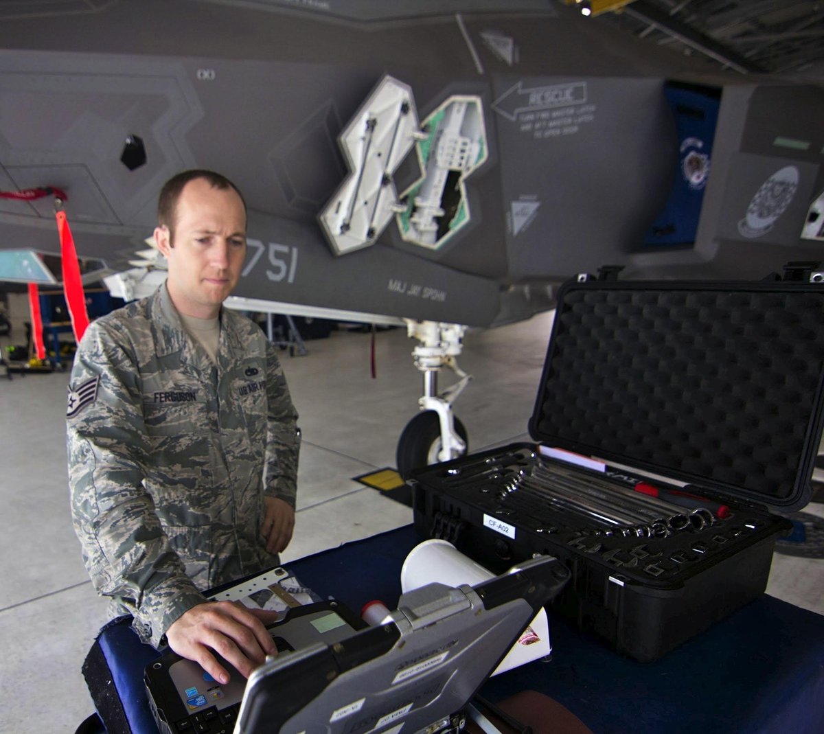 U.S. Air Force, Navy Approve Latest F-35 Logistics Software | Aviation ...