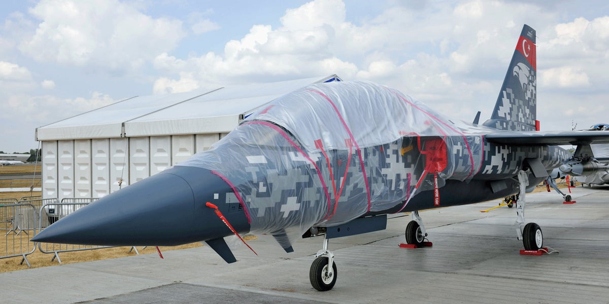 Turkish Supersonic Trainer Breaks Cover | Aviation International News
