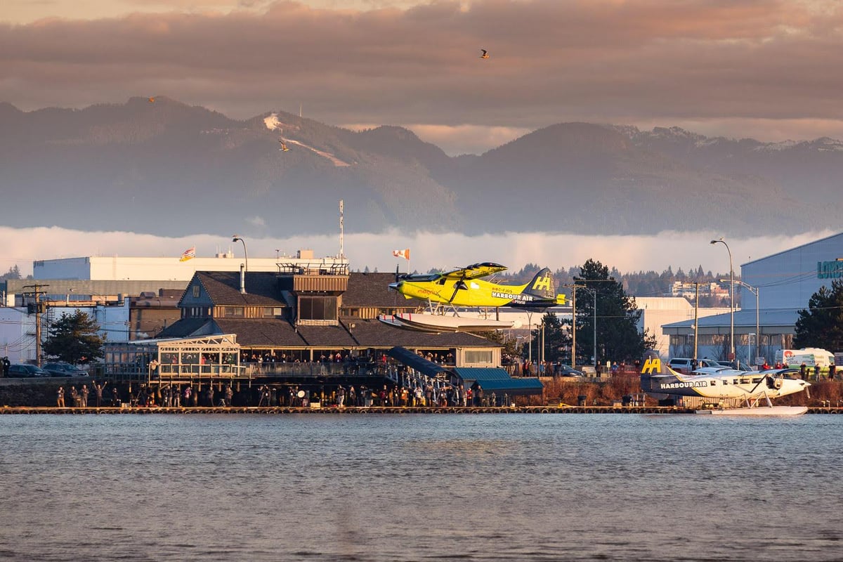 Harbour Air and Magnix make first flight with an electric DHC-2 Beaver ...