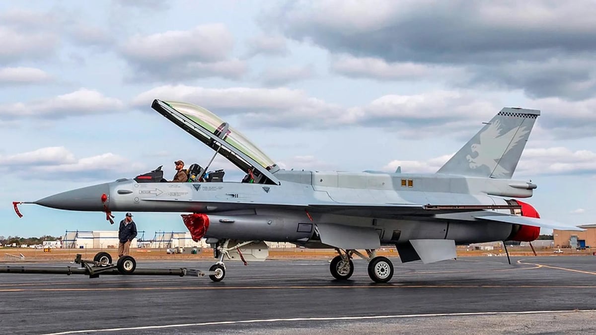 First F-16 Fighter Rolls Out at New Greenville Assembly Line | Aviation ...