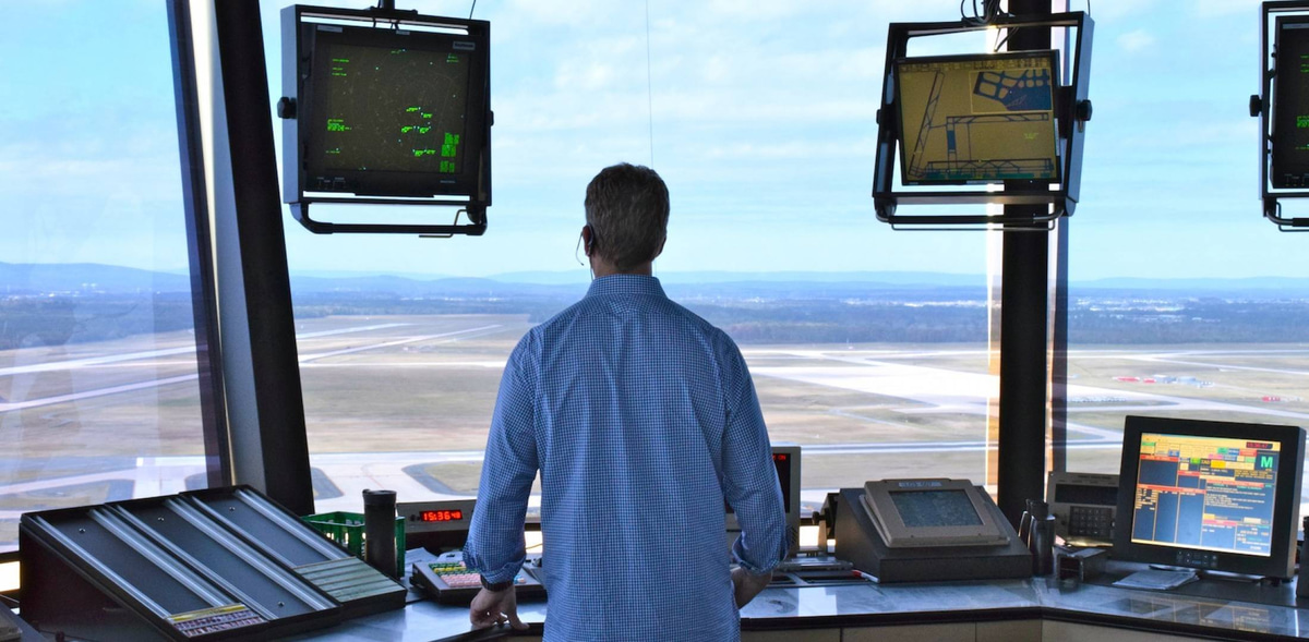 FAA Hits Controller Hiring Mark for 2024 | Aviation International News