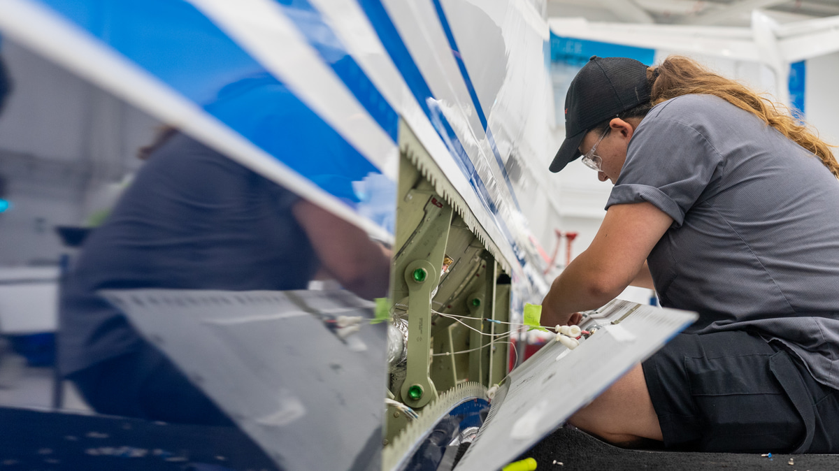 Textron Aviation’s Greensboro Service Center Celebrates 30th ...