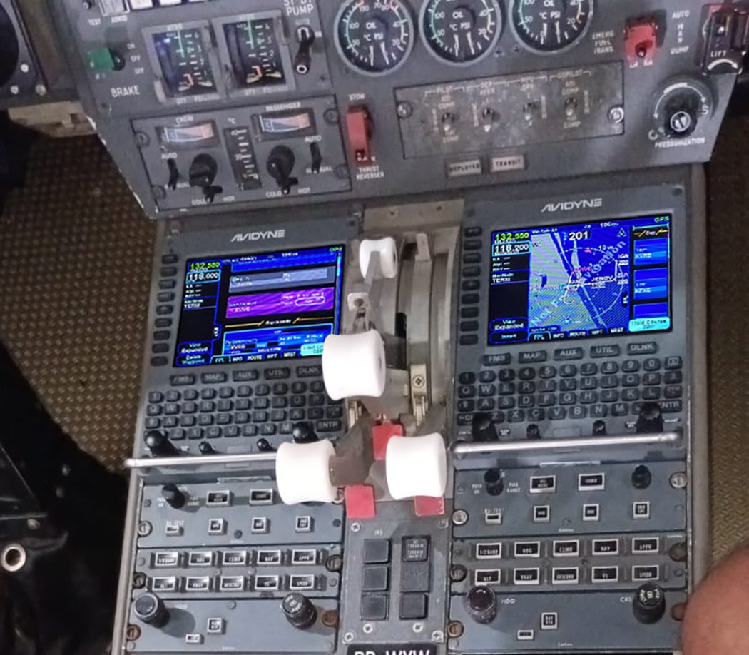 Dual Avidyne Atlas Flight Management Systems Upgrade Falcon 50 Avionics ...