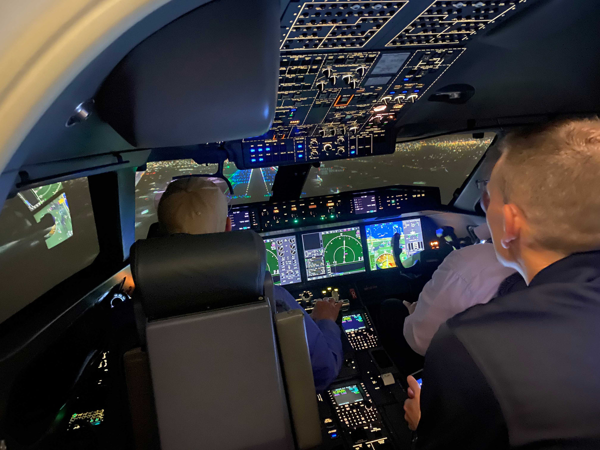 Hands On: Flying Honeywell’s FMS Guided Visual Approach Procedures ...