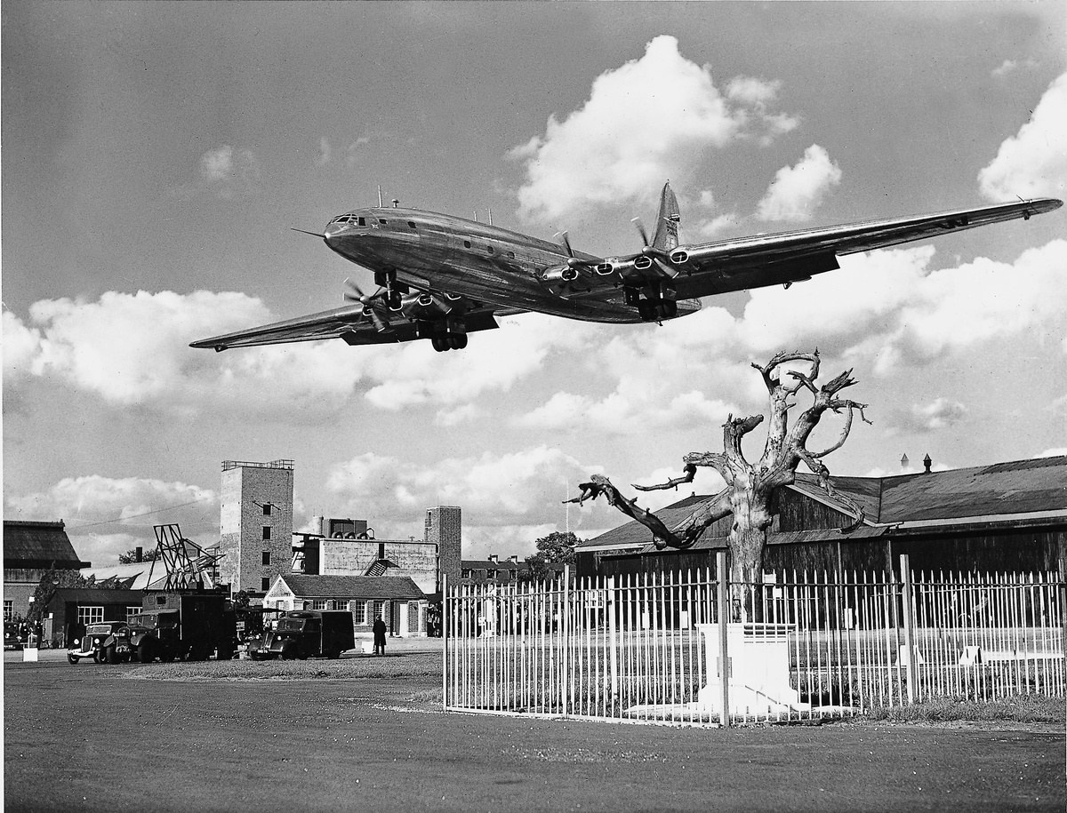 Farnborough Airshow is Steeped in Aviation History | Aviation ...