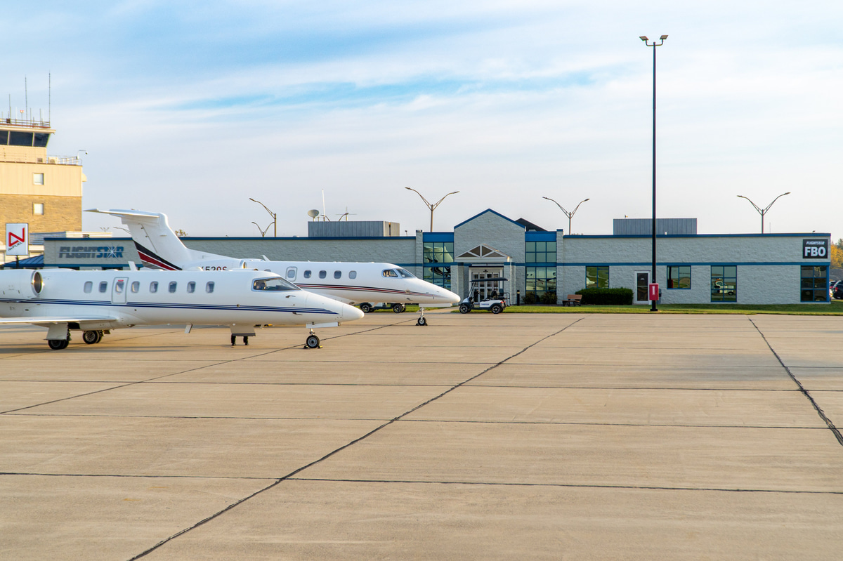 Flightstar: Serving Illinois Aviation for Nearly a Half-century ...