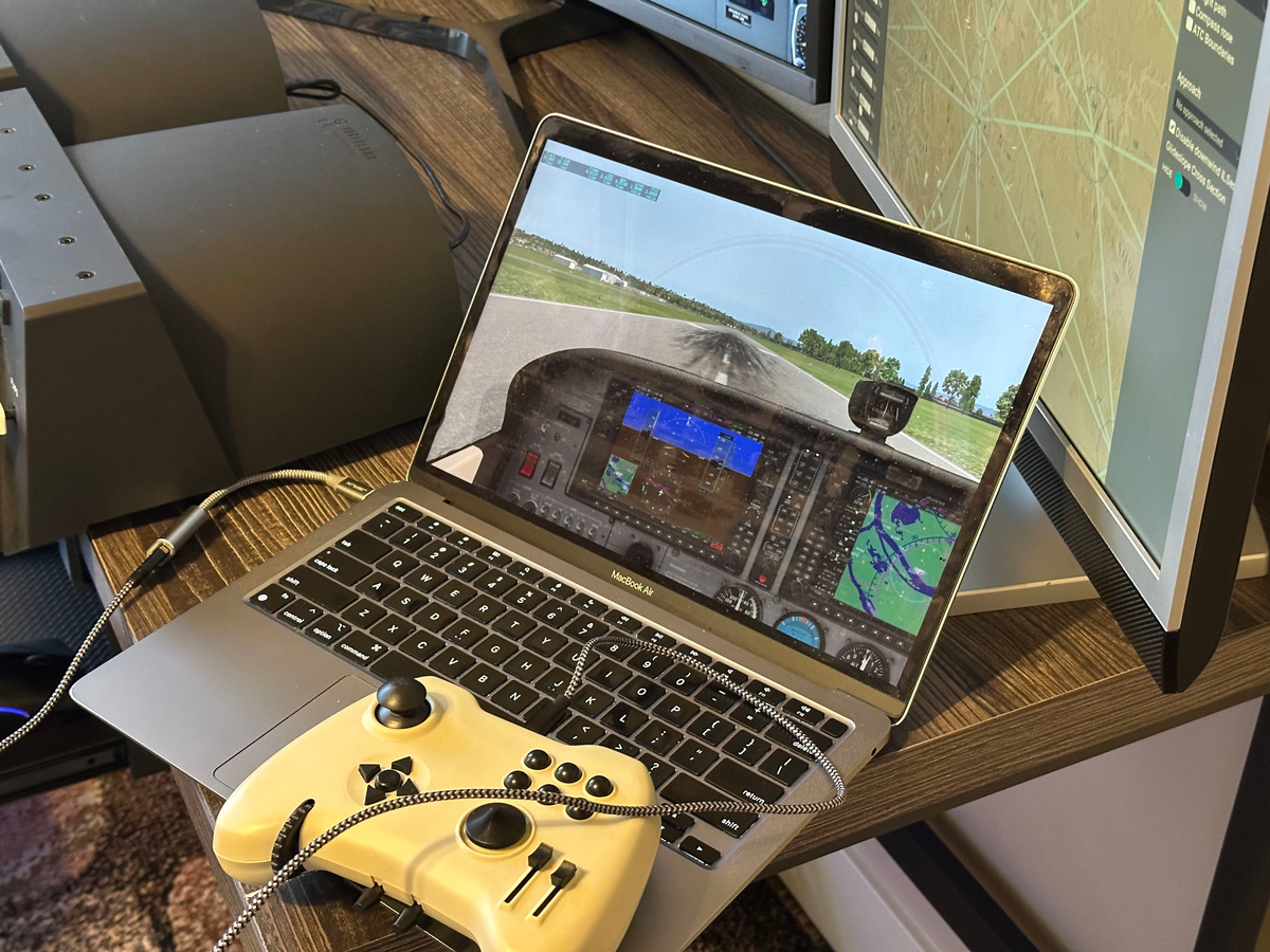 Yawman Arrow Controller Helps Flight Simulator Community Go Mobile | Aviation International News