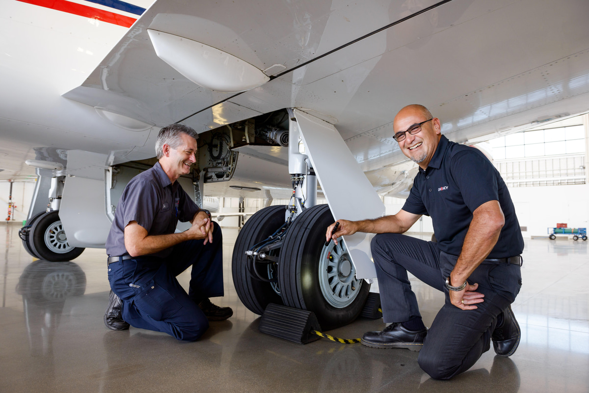 Clay Lacy Line Techs Complete Gulfstream Handling Training Program ...