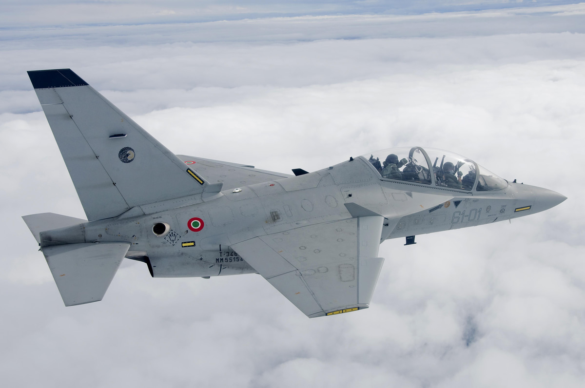 Textron and Leonardo Pitch M-346 for U.S. Navy Jet Trainer Requirement ...