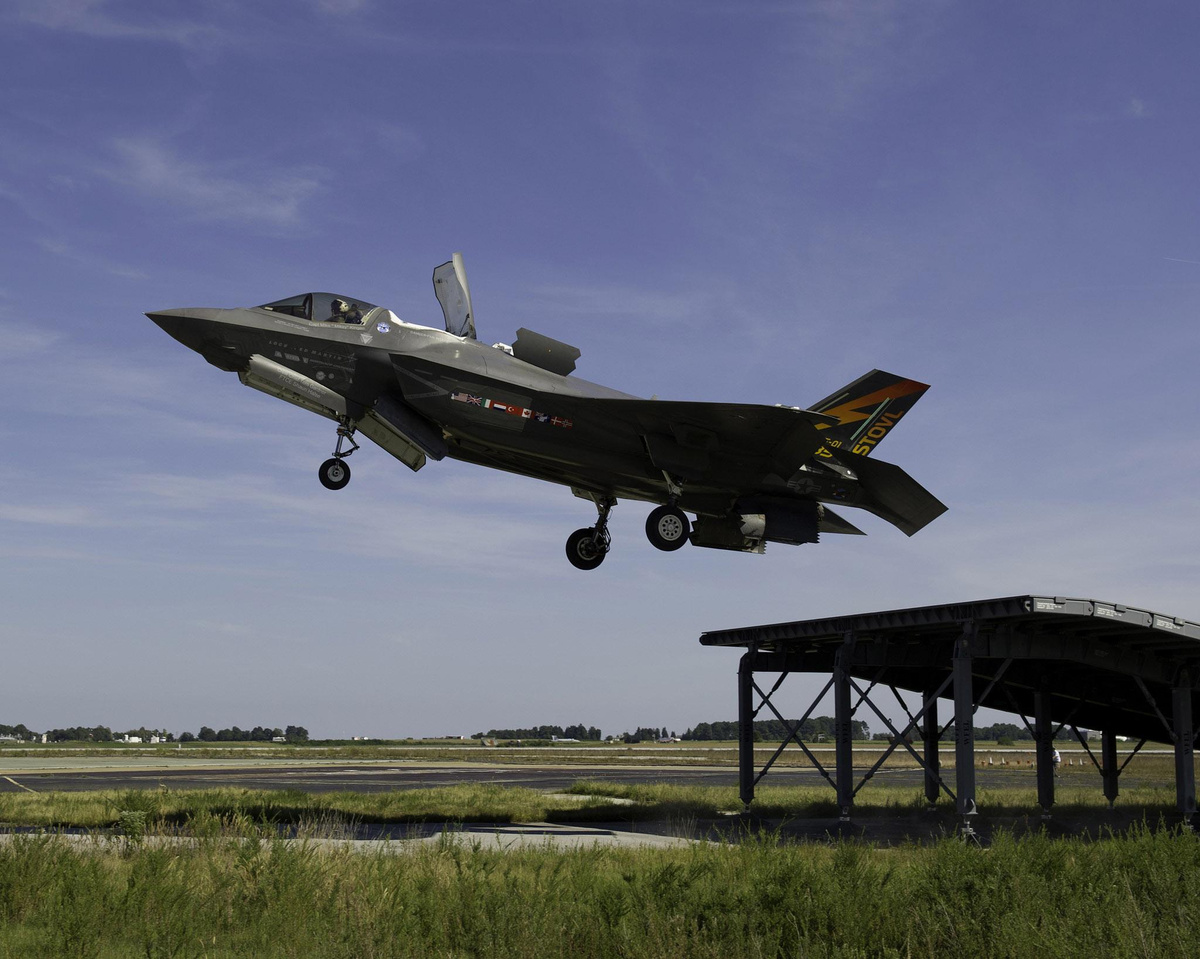 Rolls-Royce LiftFan Adds STOVL Operations to F-35's Capability ...