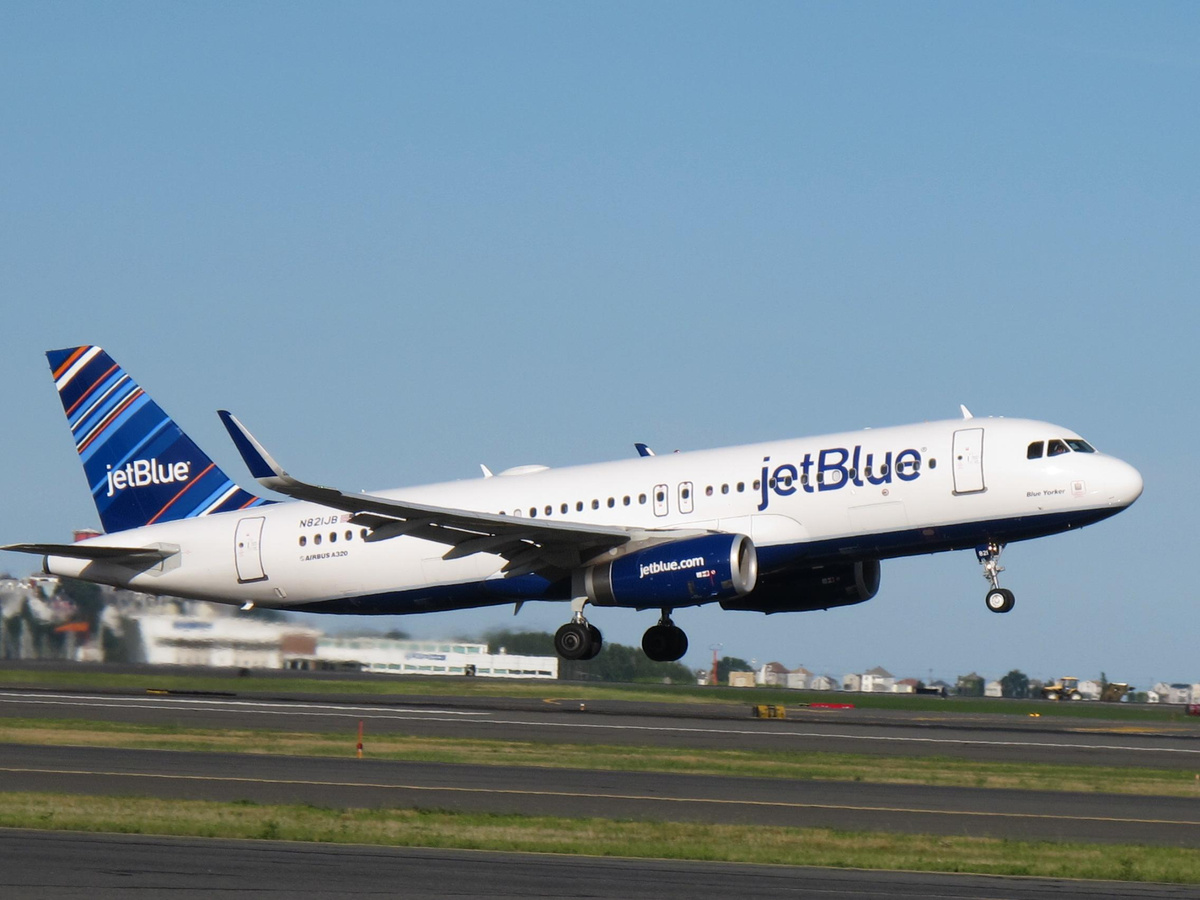 JetBlue To Equip Airbus Fleet for Space-based ADS-B | Aviation ...