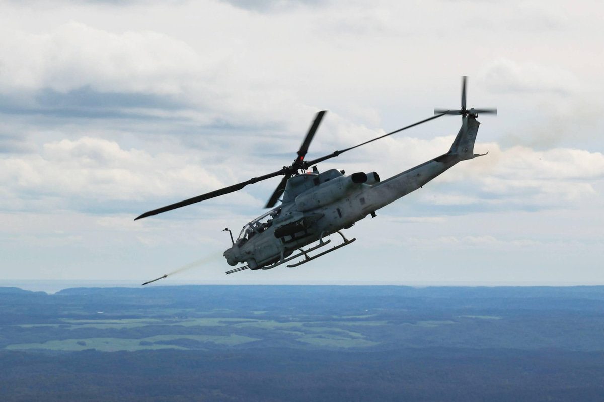 Bell Delivers Last Viper Attack Helicopter To U.S. Marine Corps ...