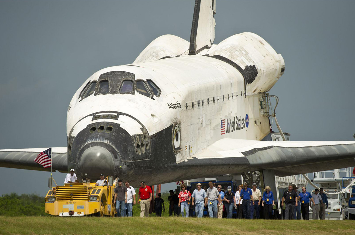 AIN Blog: Last Shuttle Flight Marks End of an Era | Aviation ...