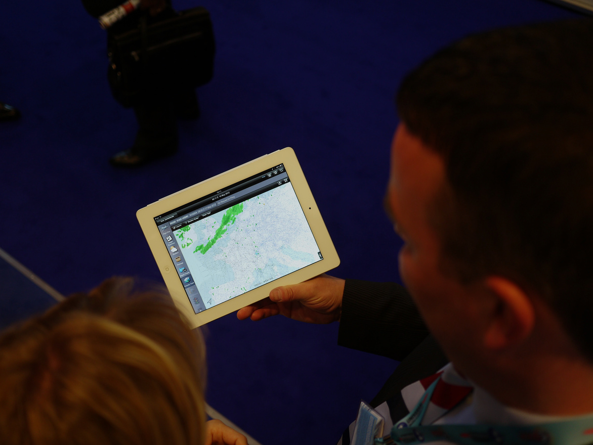 Arinc Direct Demos Cockpit iPad App | Aviation International News