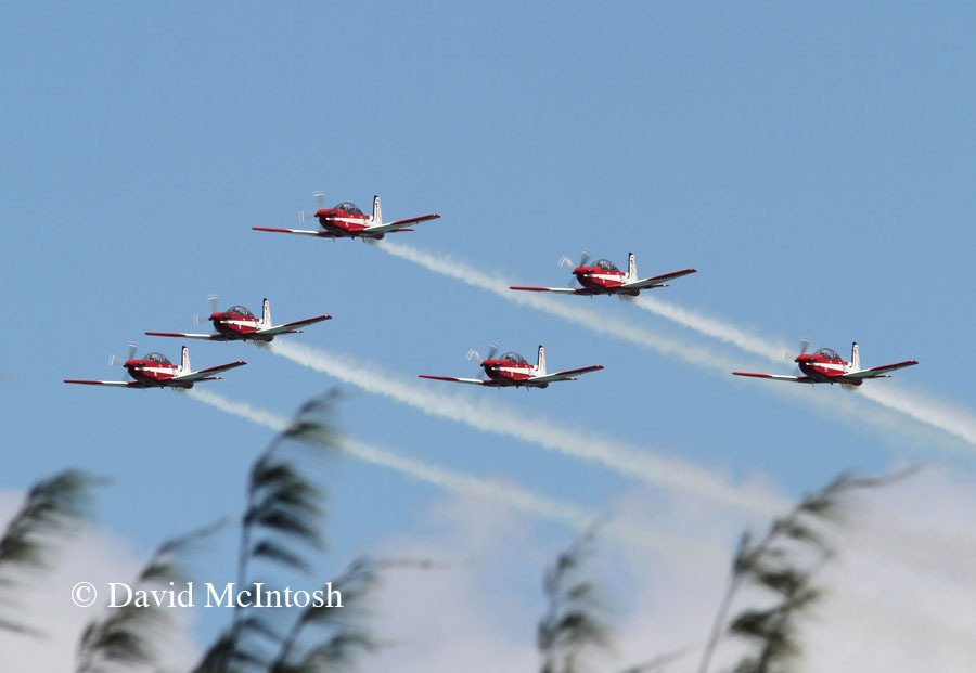 Roulettes Display Team Put PC-9s Through Their Paces | Aviation ...