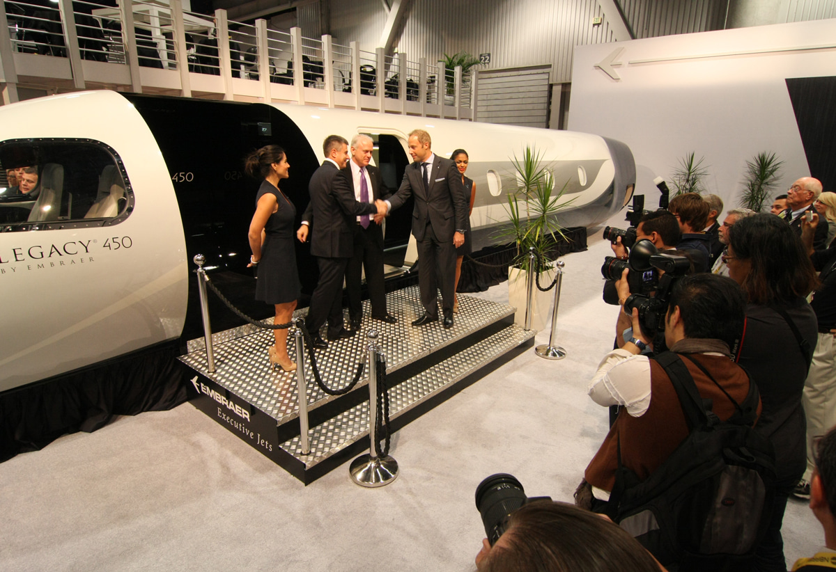 New Interior for Embraer Legacy 450 Unveiled | Aviation International News