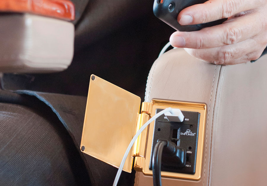 Astronics Debuts Dual-mode Cabin Seat Power Outlets | Aviation ...