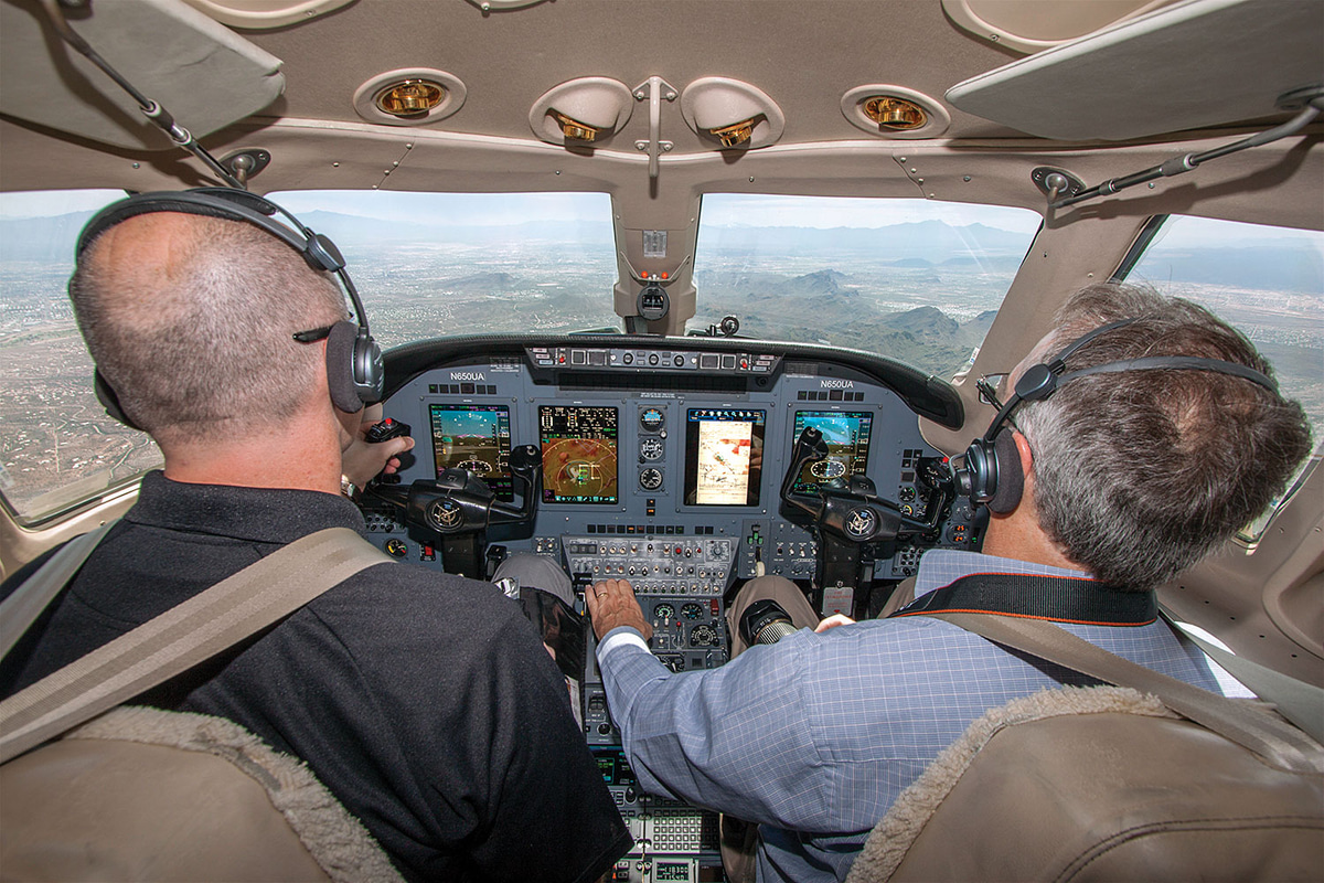 Universal Avionics Unveils InSight Integrated Flight Deck | Aviation ...