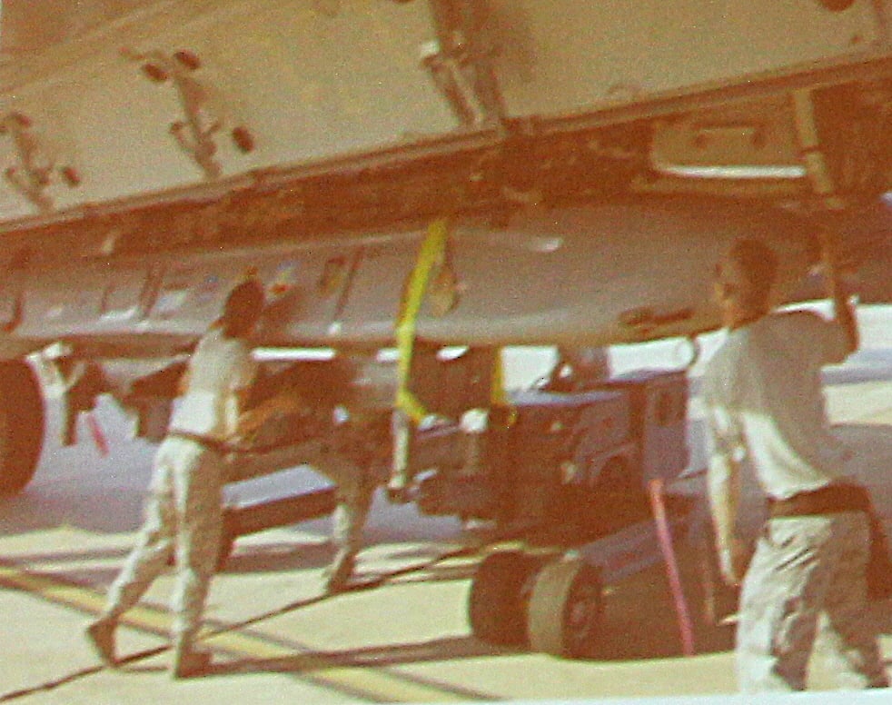 Airborne Directed Energy Technology Maturing in the U.S. | Aviation ...