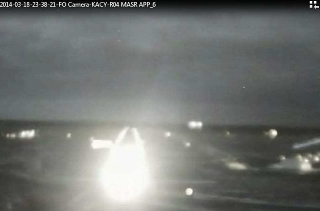 Airports, FAA Adapting To LED Lighting Push | Aviation International News