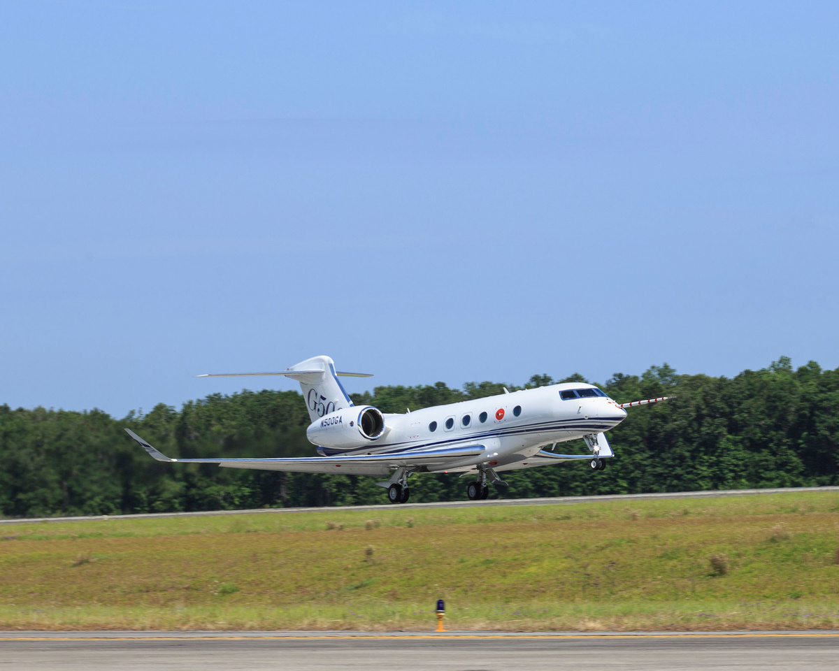 Gulfstream G500 Logs Maiden Flight | Aviation International News