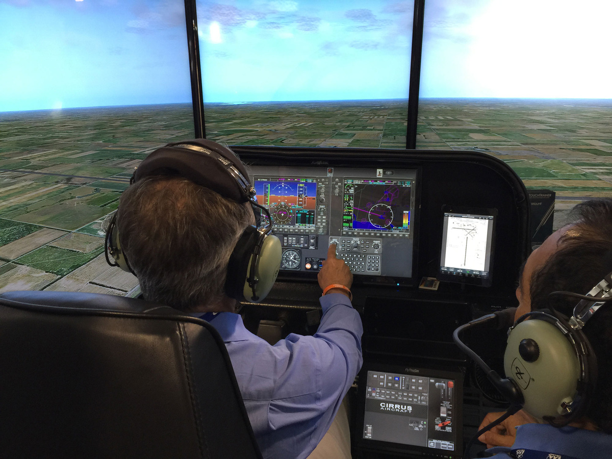 TouchTrainer FM 210 Flight Training Device Makes AirVenture Debut ...