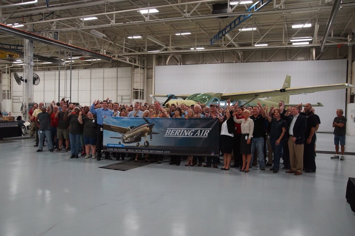 Textron Rolls Out 2,500th Caravan | Aviation International News