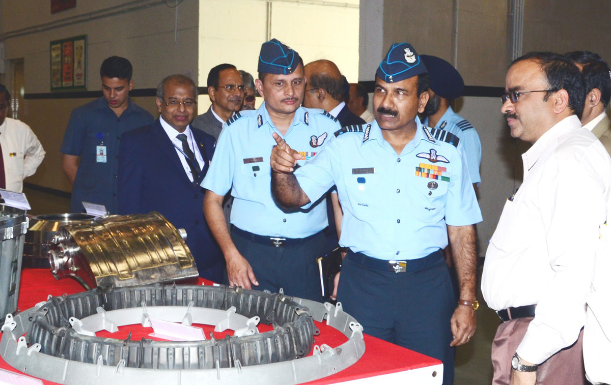 Indian Air Force Discusses Future Combat Aircraft–Again | Aviation ...
