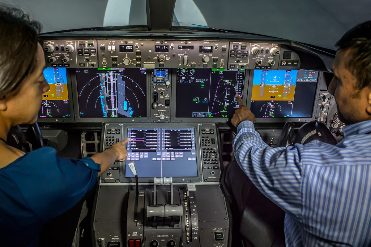 Boeing 777X Cockpit to Feature Touchscreen Displays | Aviation ...
