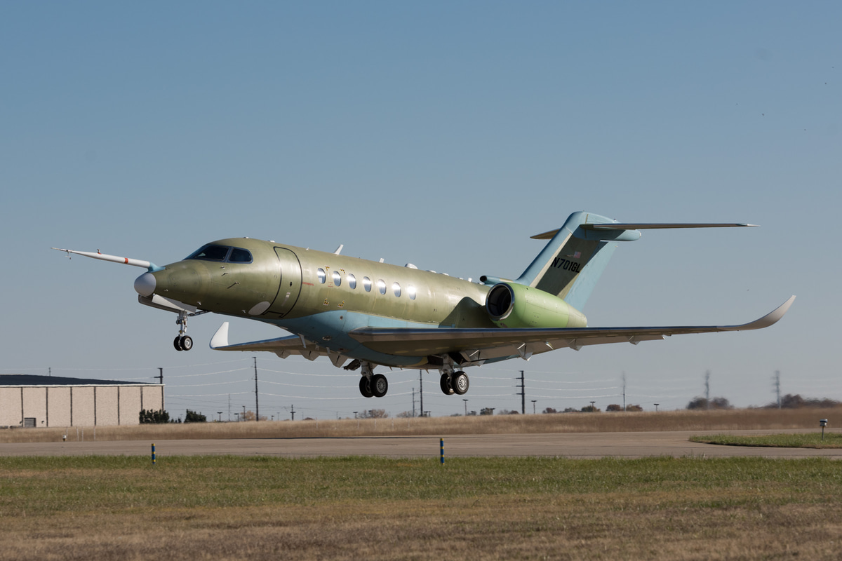 Textron Flies Second Cessna Citation Longitude | Aviation International ...