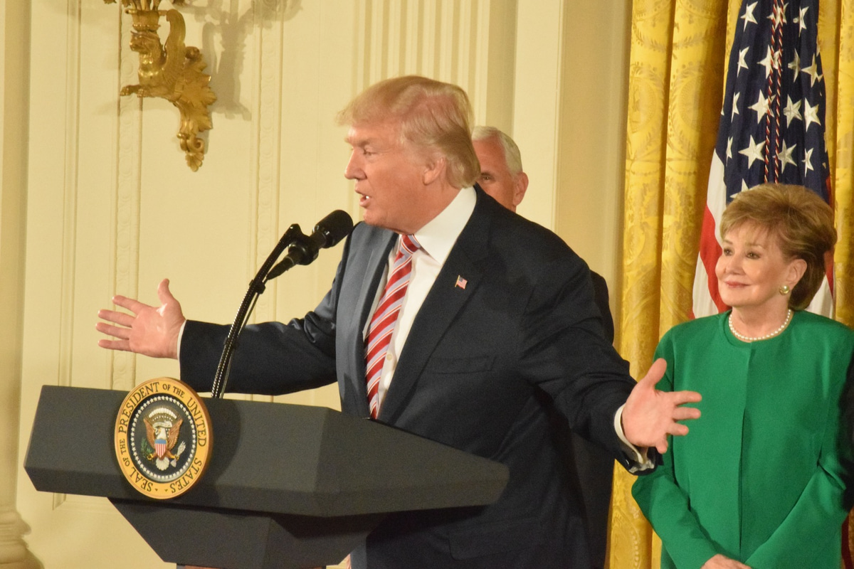 Trump Promises 'Air Travel Revolution' By Restructuring FAA | Aviation ...