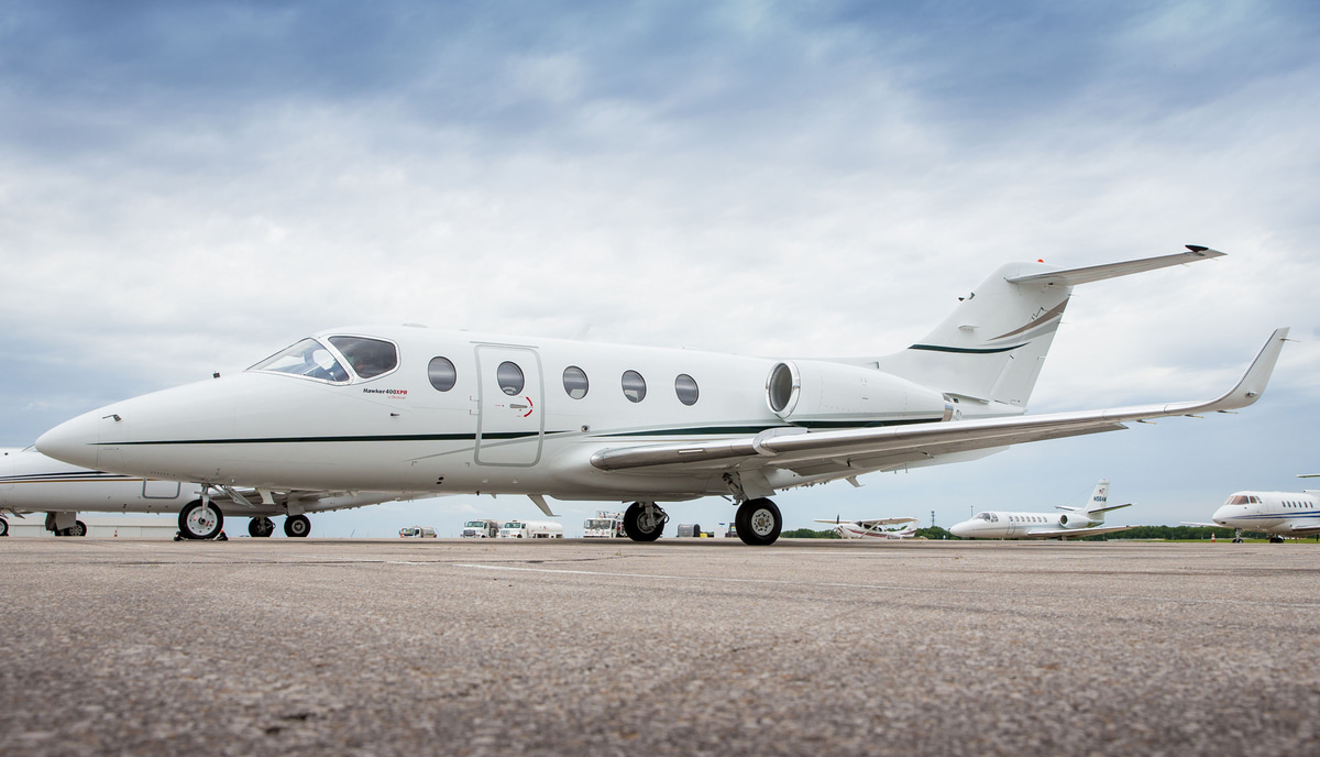 Textron Delivers First Fully Configured Hawker 400XPR | Aviation ...