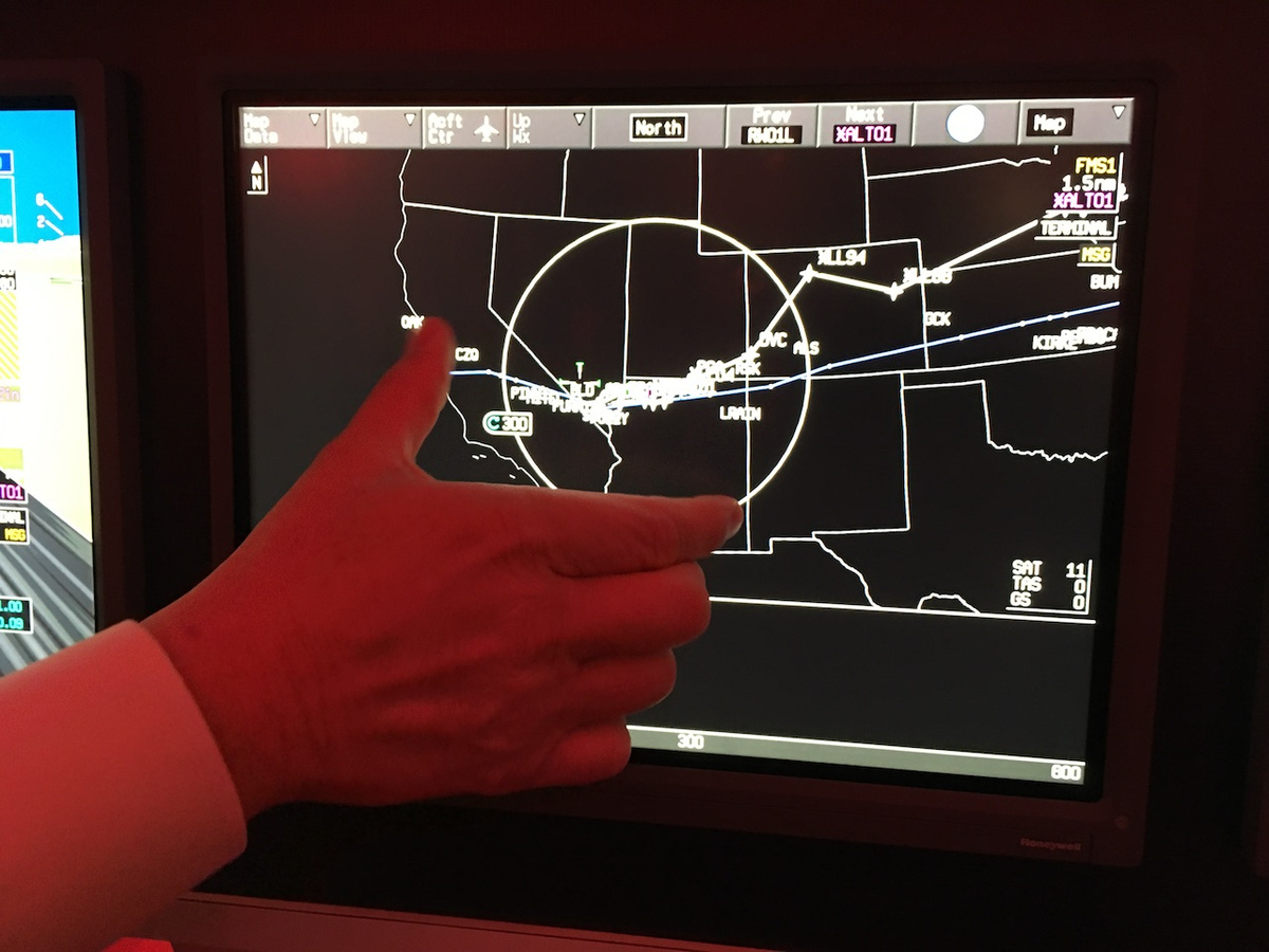 Honeywell DU-1310 touchscreen displays for Primus Epic cockpits ...