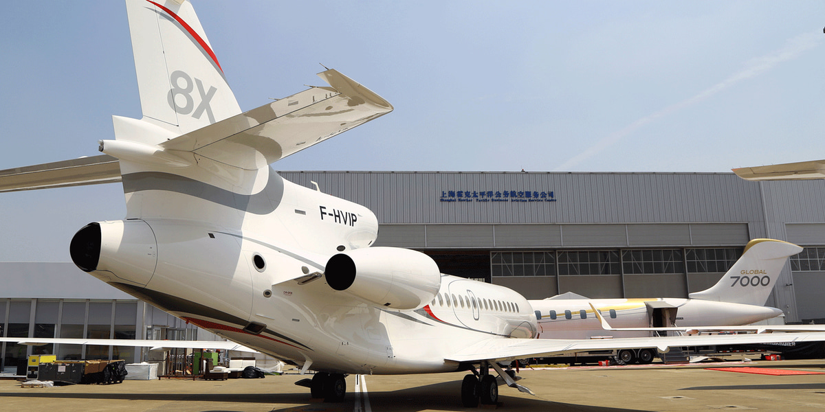 Pair of Falcons Poised on Dassault Display | Aviation International News