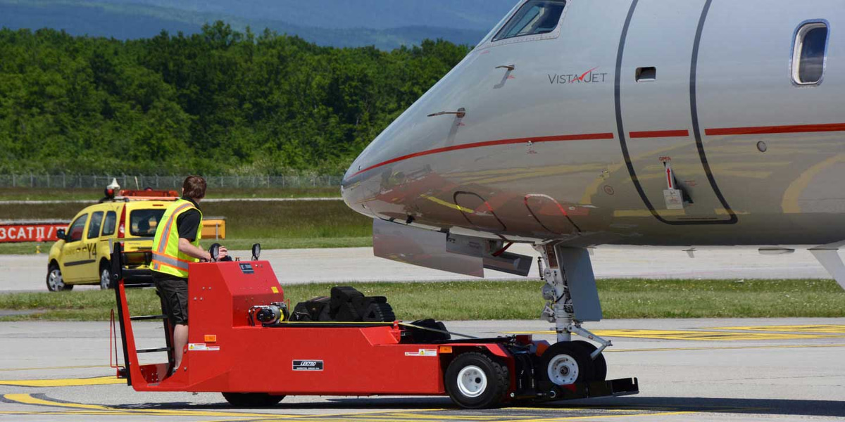 Lektro Touts Towbarless Tugs | Aviation International News