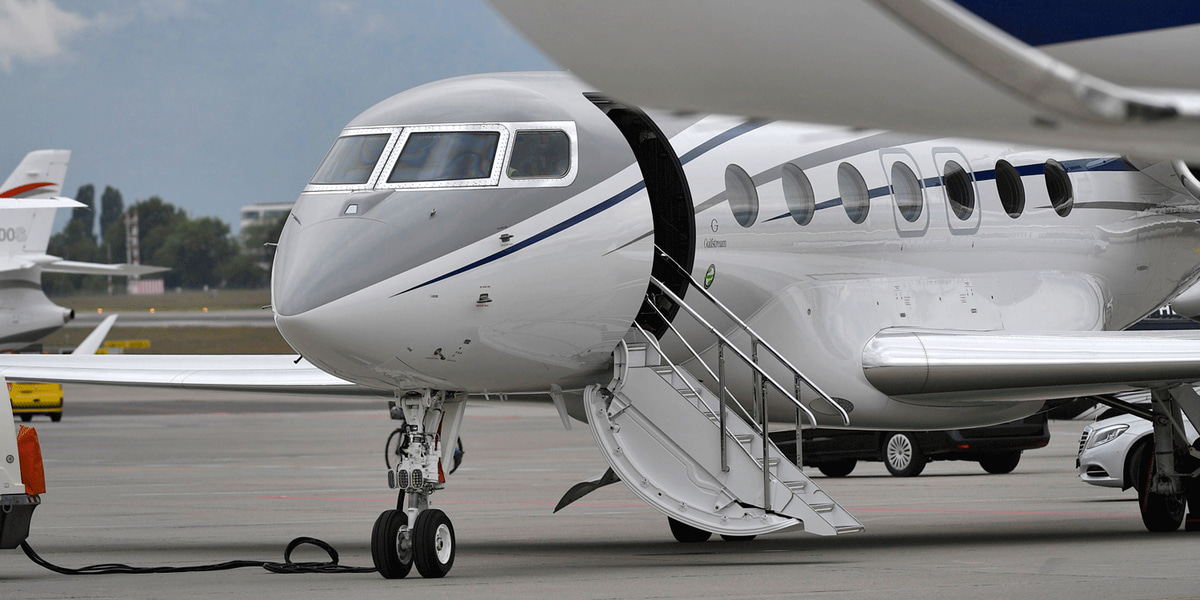 Gulfstream Receives FAA Safety Certifications | Aviation International News