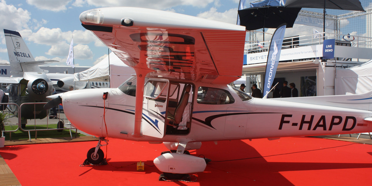 Astonfly Ramps Up Pilot Training Near Paris | Aviation International News