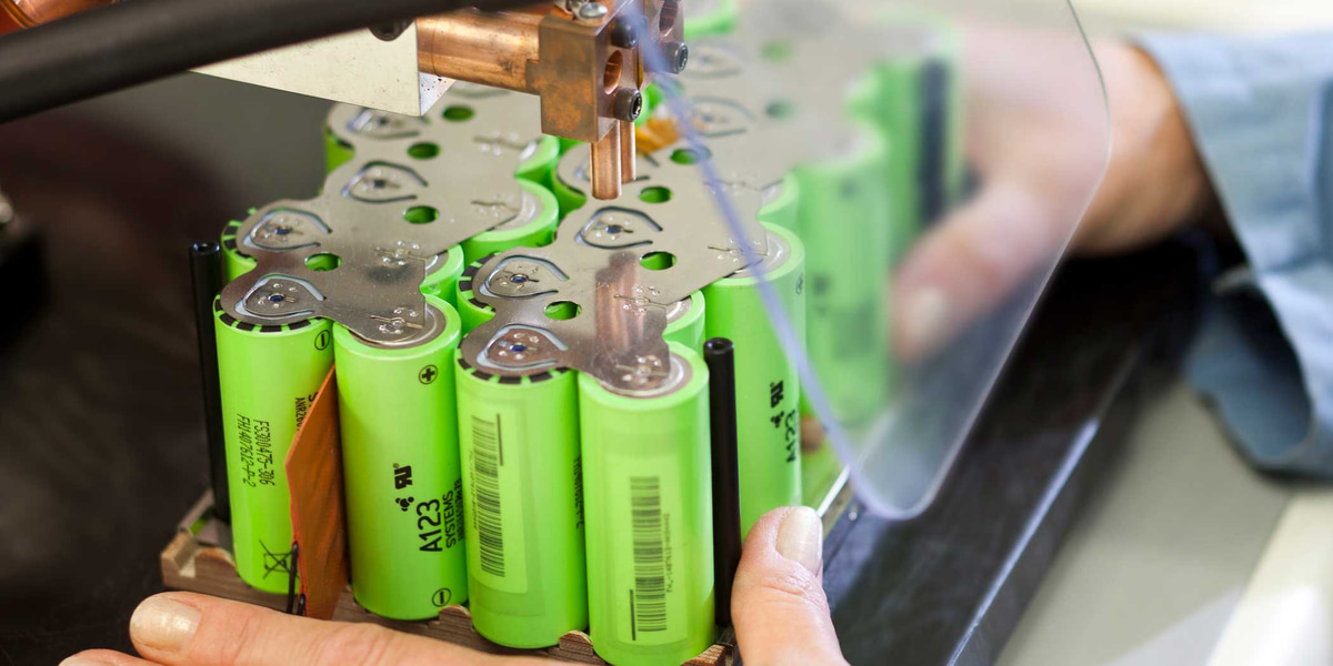 True Blue Power Shows New Ultra-lightweight Battery Sets | Aviation ...