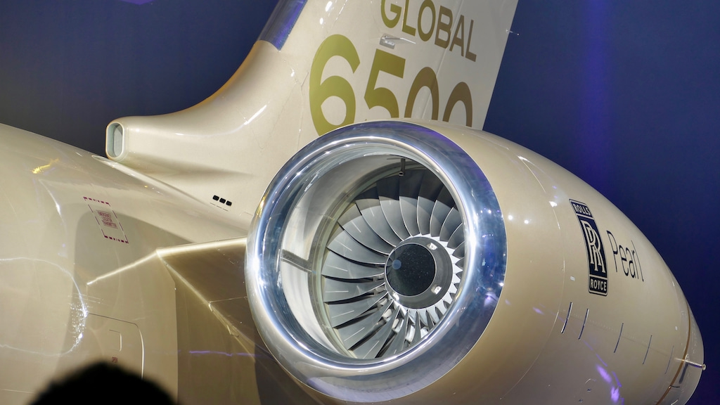 Rolls-Royce Plans 'Smooth' Pearl 15 Ramp Up | Aviation International News
