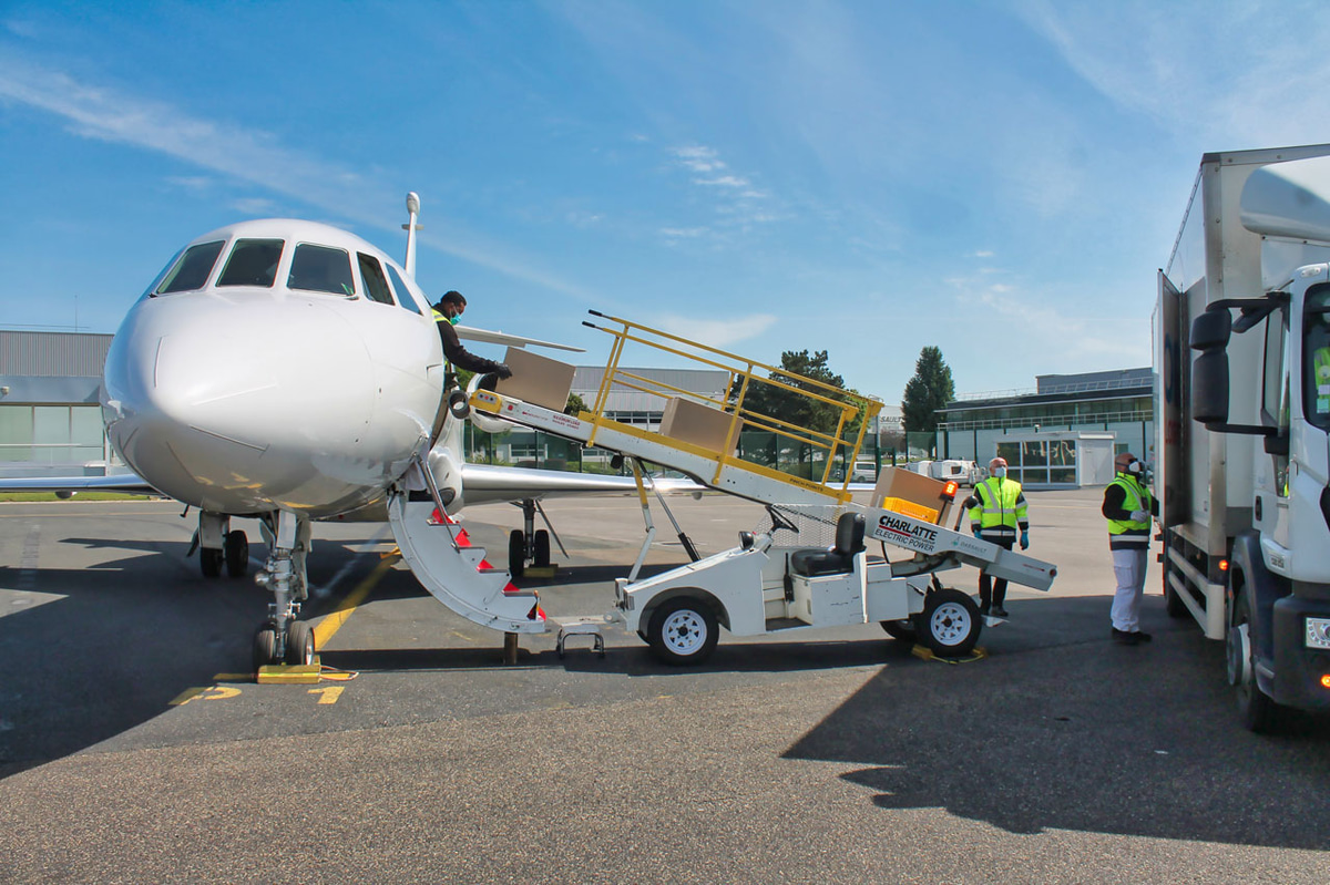 Dassault Converts Falcon 900B for Medical Cargo Duty | Aviation ...