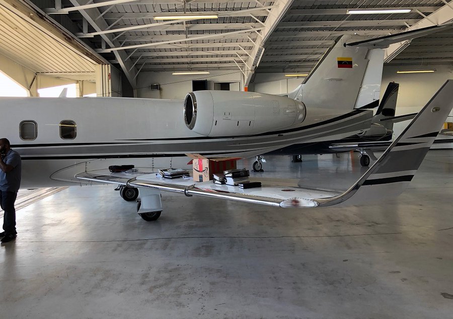 Customs Agents Arrest Pilots of Learjet Loaded with Weapons | Aviation ...