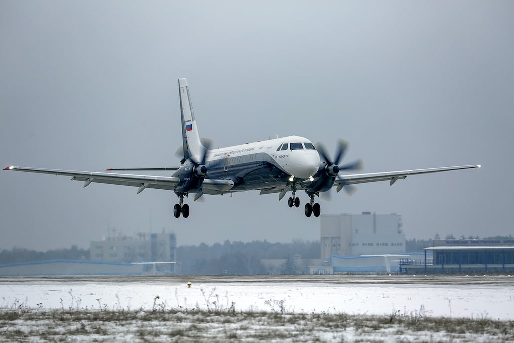 Ilyushin Il-114-300 Regional Airliner Makes First Flight | Aviation ...