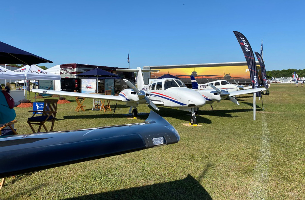 Piper Displays Milestone Seminole, Pilot 100i at SNF | Aviation ...