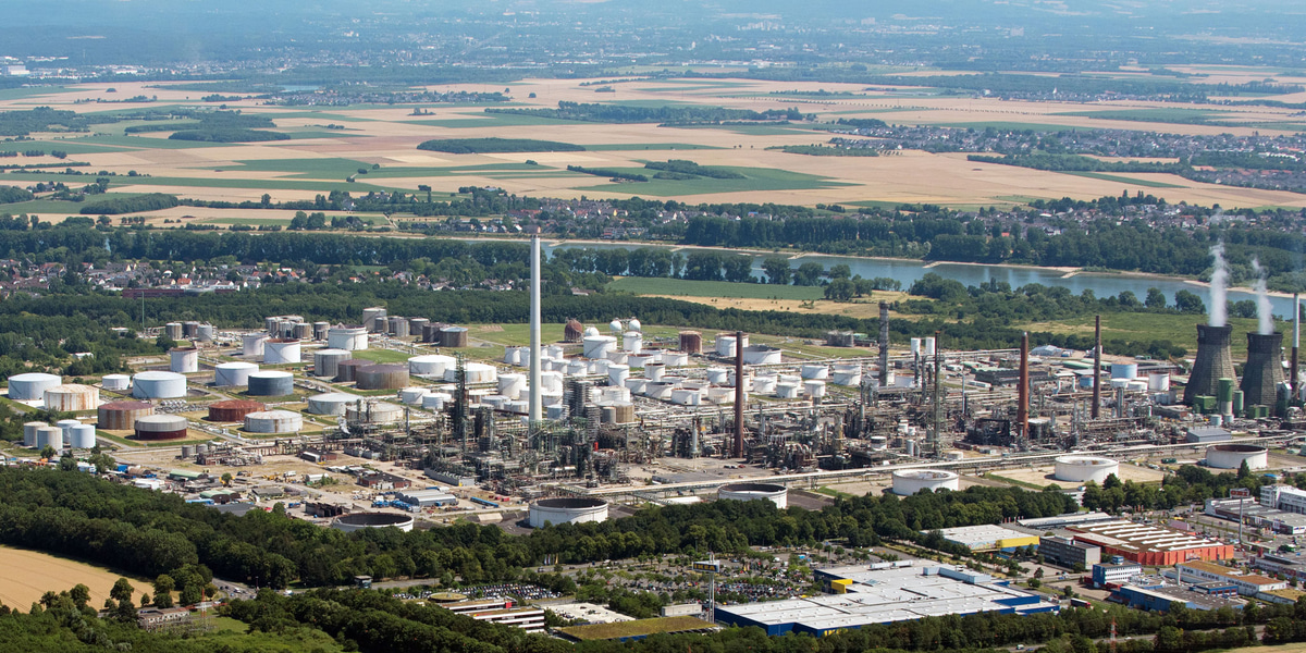 Shell Invests in SAF Producer | Aviation International News