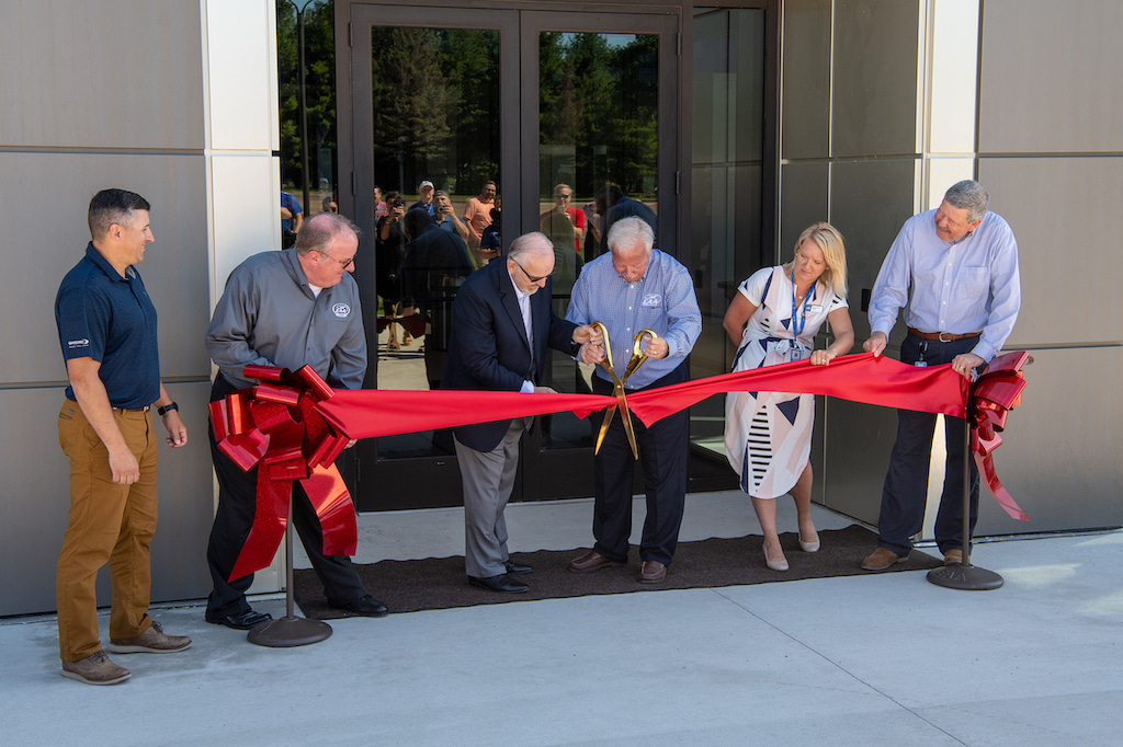 EAA Opens New Education Center | Aviation International News