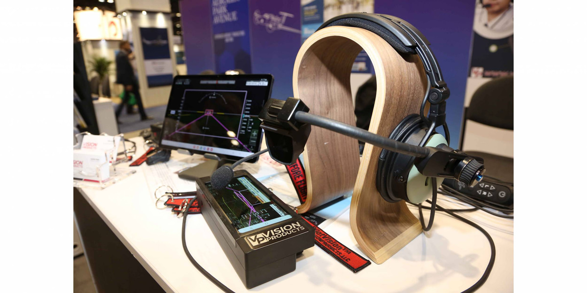 Portable Headset-mounted PilotVision Display Debuts | Aviation ...