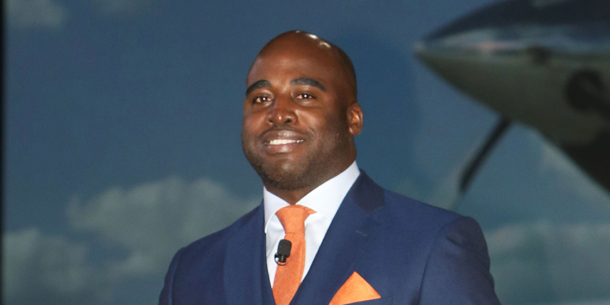 Barrington Irving Launching Business Aviation Technical and ...